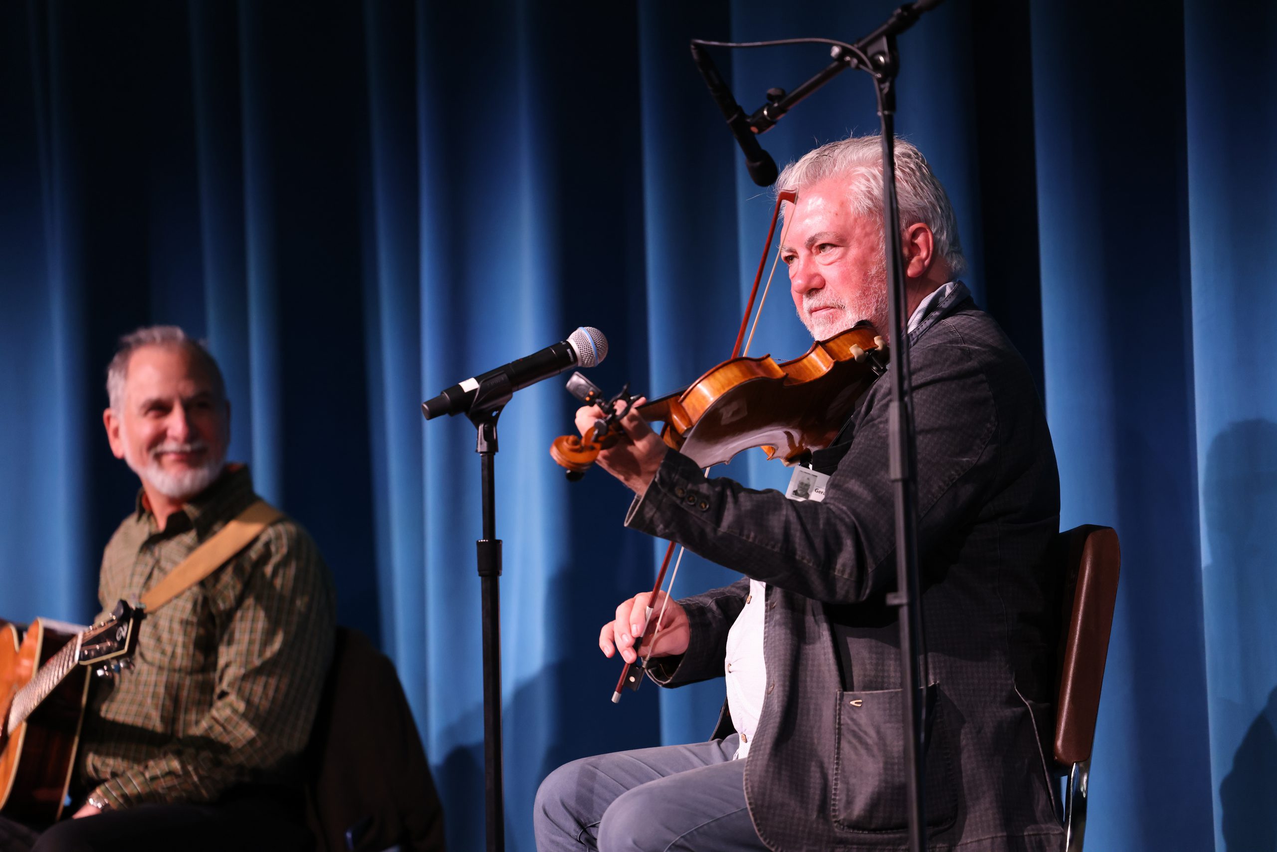 Touring Irish fiddler makes a stop at Bethlehem Middle School ...